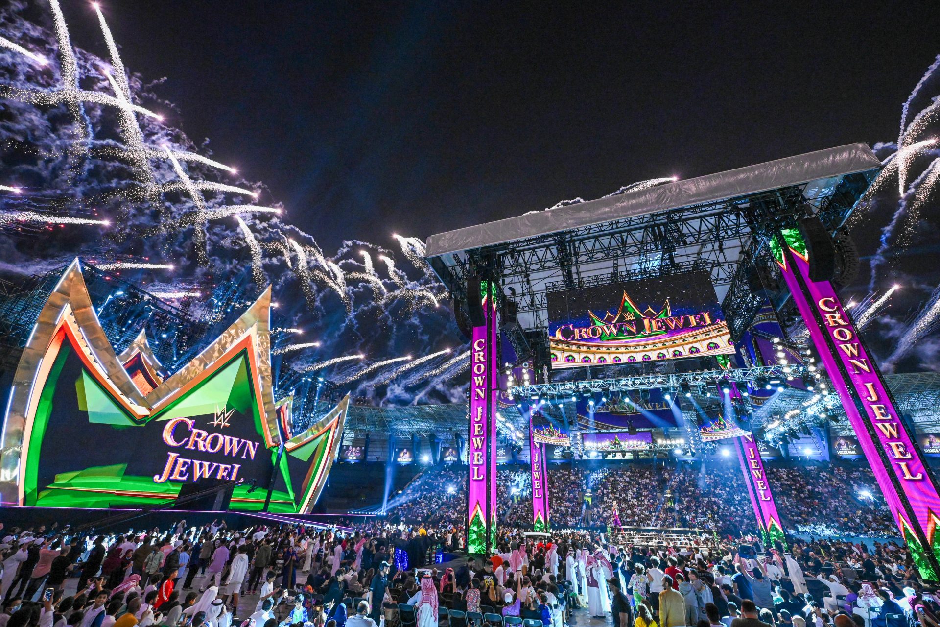 WWE Crown Jewel 2022 - Neg Earth Lights